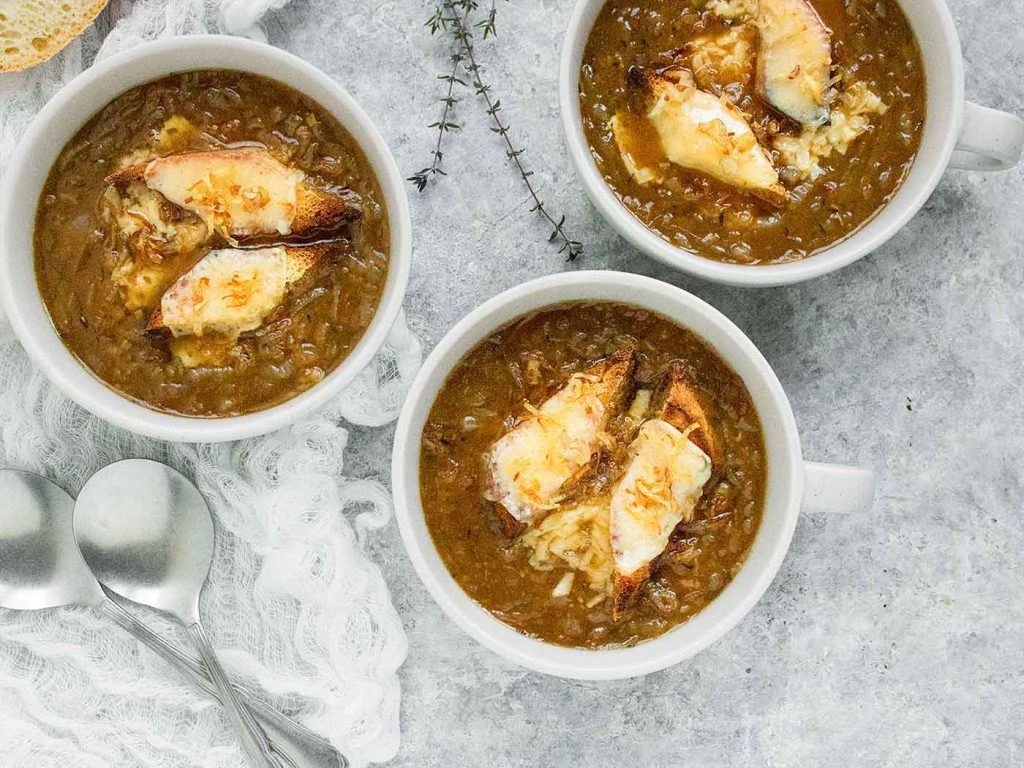 Guinness Onion Soup with Irish Cheddar Toast Points – SoupAddict